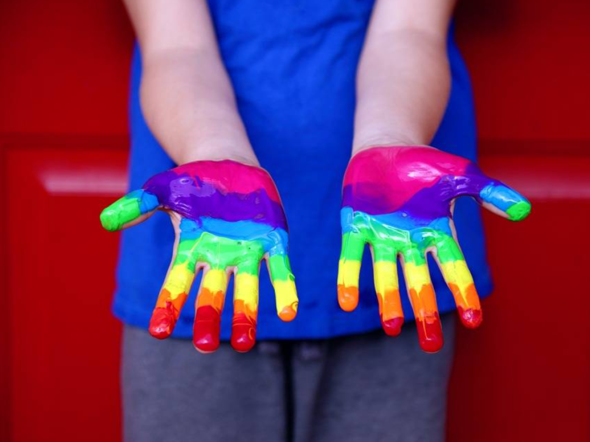 Il "Piccolo Pride" per bimbi benedetto dalla giunta dem. Minori a ...