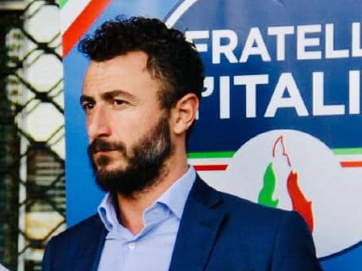 "Porto d’armi abusivo". Nuove accuse contro Pozzolo - il Giornale