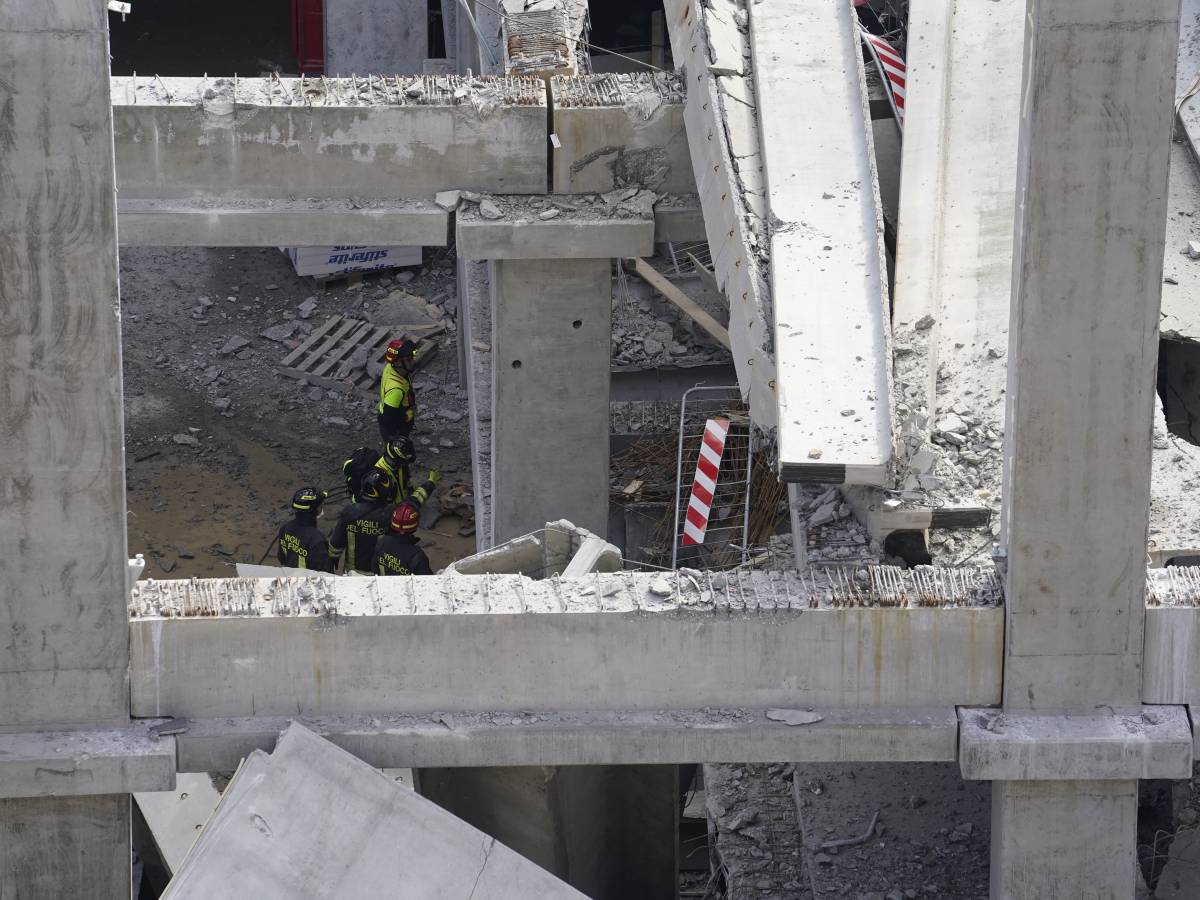 Crolla una trave sugli operai in cantiere: almeno 3 morti a Firenze ...