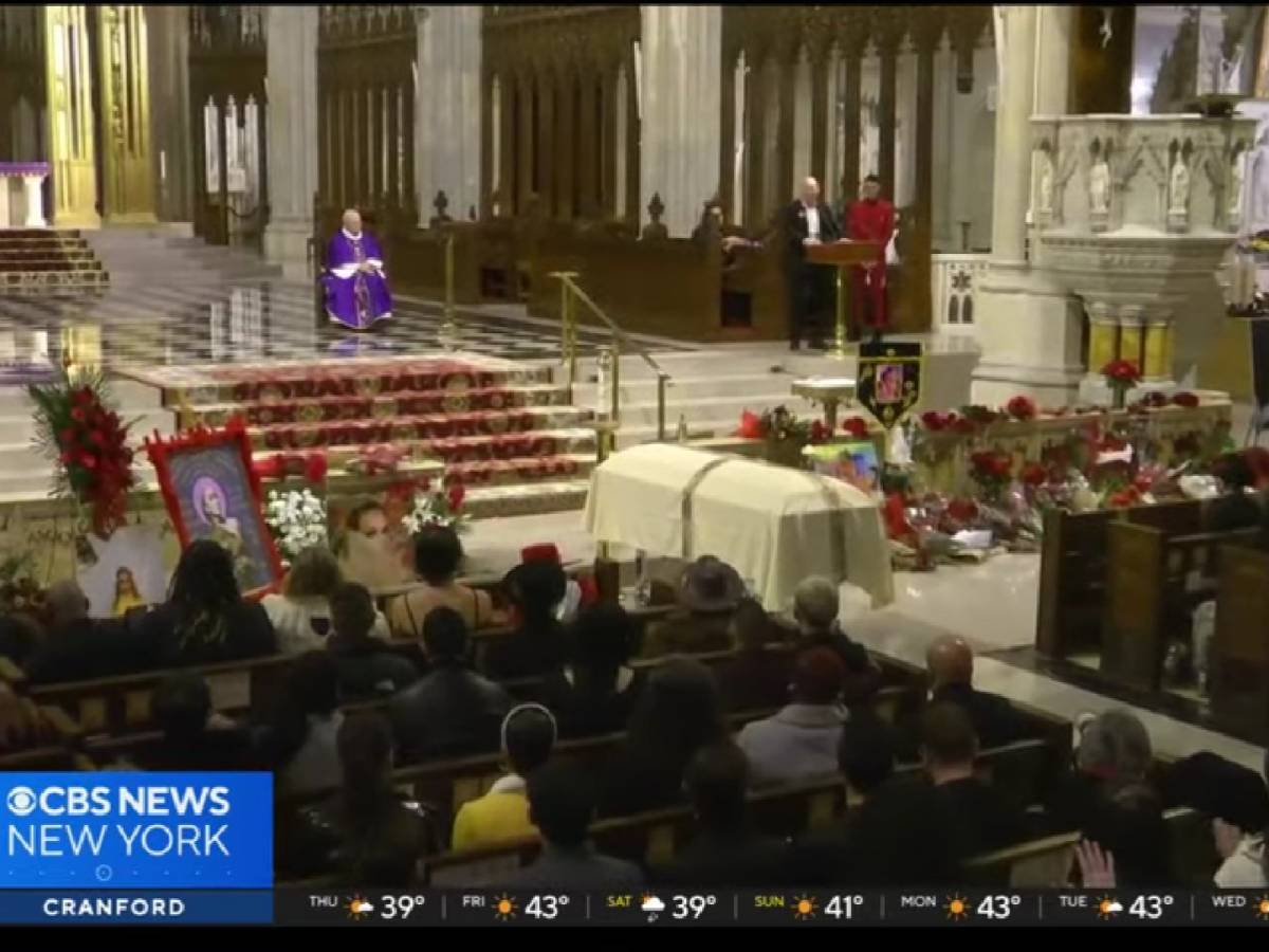 “Un sacrilegio rivoltante”. Bufera a New York per i funerali choc della ...