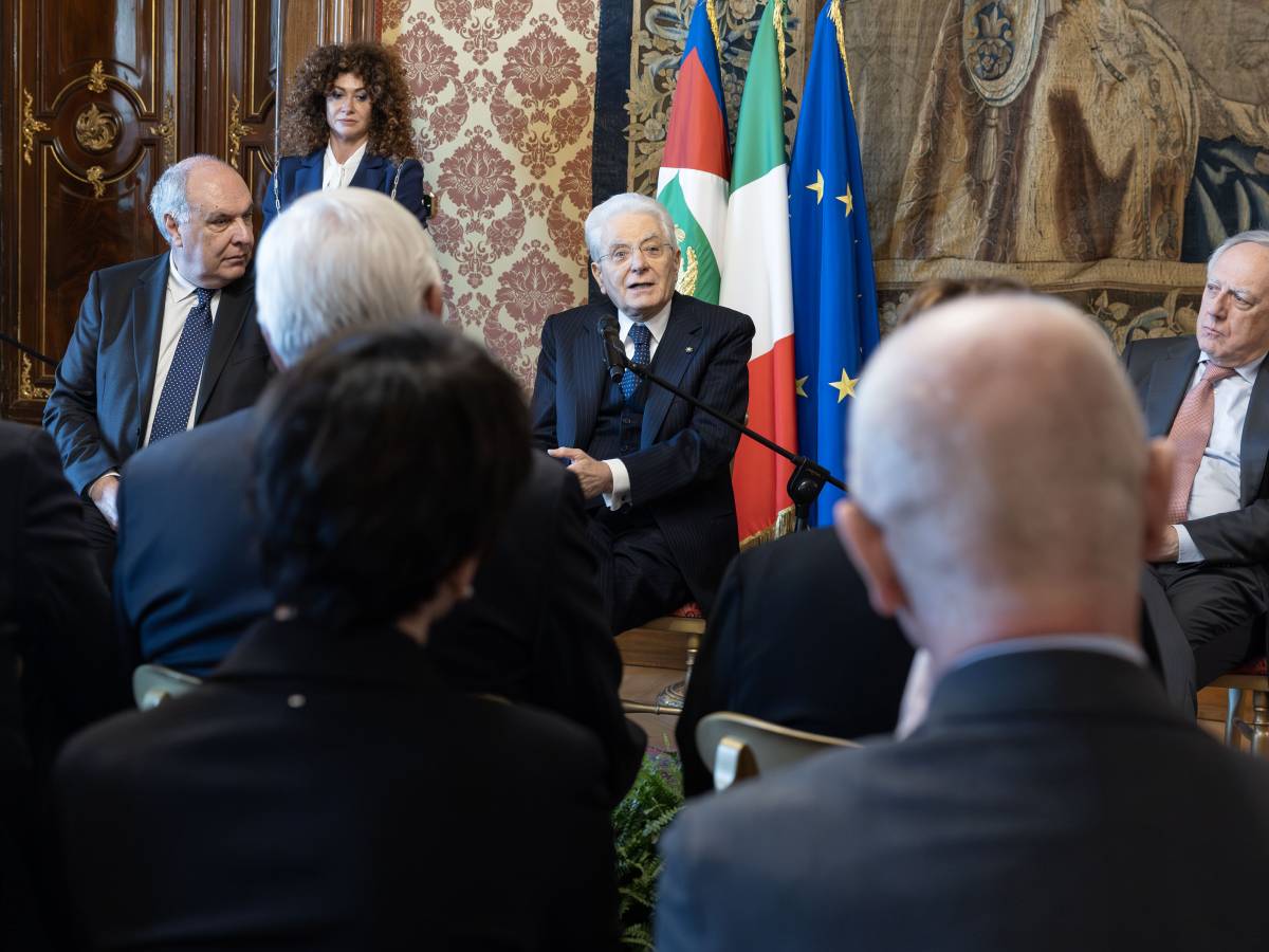 Mattarella difende la libertà di stampa. E sulle leggi: "Le firmo, non ...