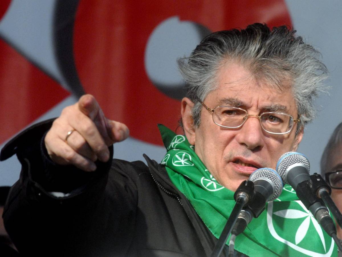 Bossi contro Salvini: "Alla Lega serve un nuovo leader" - il Giornale