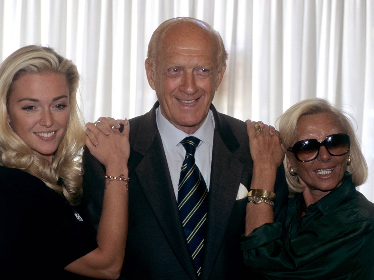 Sandra Mondaini, la tv, la morte. Quando Raimondo Vianello venne ...