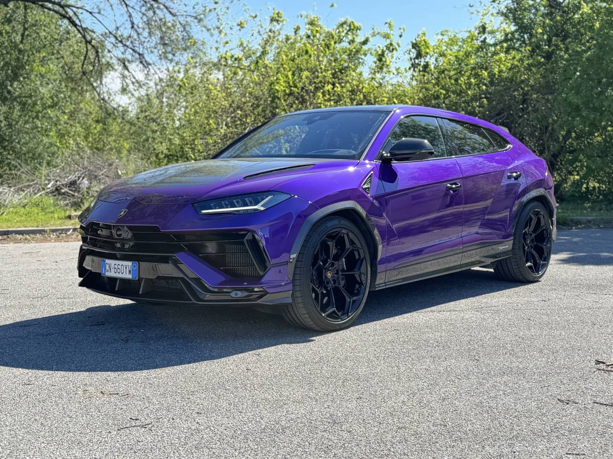 Lamborghini Urus Performante: sportiva di razza con 666 CV e assetto ...