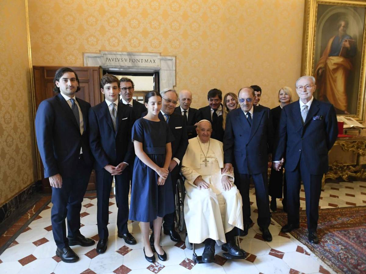 Il Papa riceve i vertici del Giornale Chiedo ai lettori di pregare per me