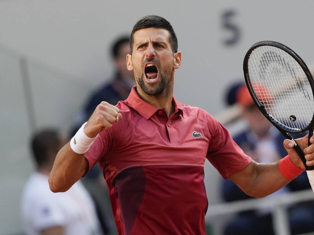 Djokovic non molla mai | rimonta Cerundolo e vince in 5 set Per Sinner sorpasso rimandato