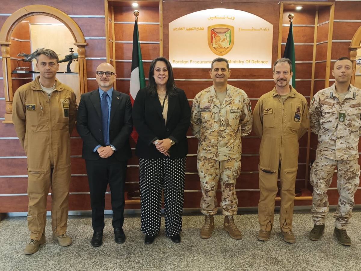 Missione Kuwait, il Generale Figliuolo incontra autorità e truppe - il ...