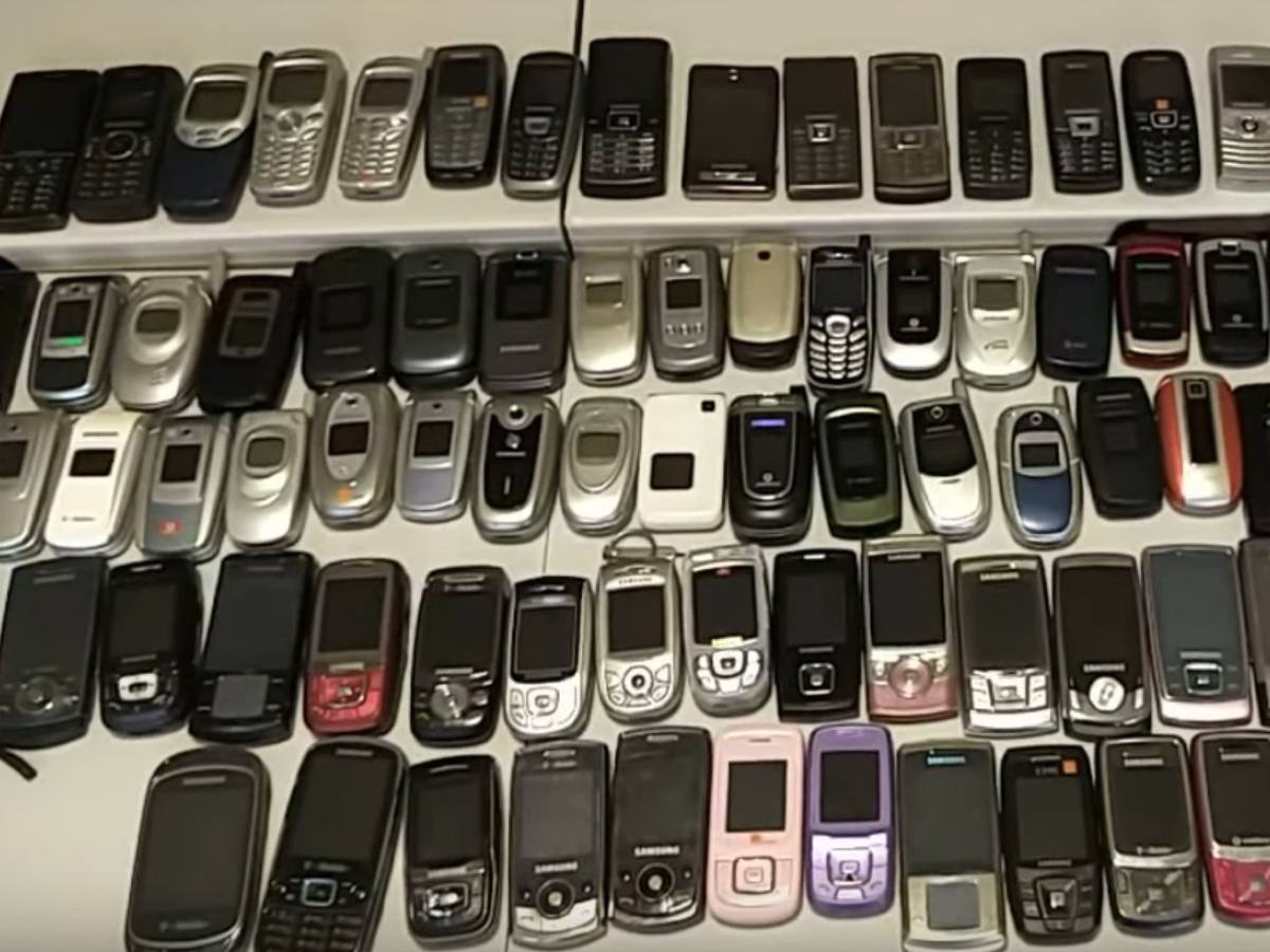 Cellulari, ecco quali sono i 10 più iconici che valgono una fortuna ...