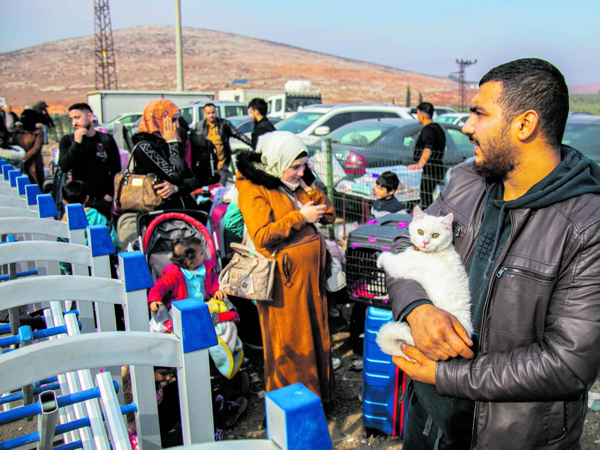 Turchi contro curdi, israeliani contro Isis. La "nuova" Siria è già un ...