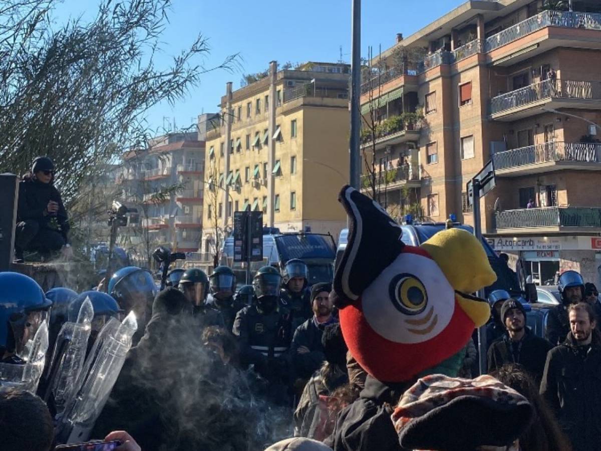 Sgomberato Forte Portuense per evitare rave di capodanno: scontri e ...