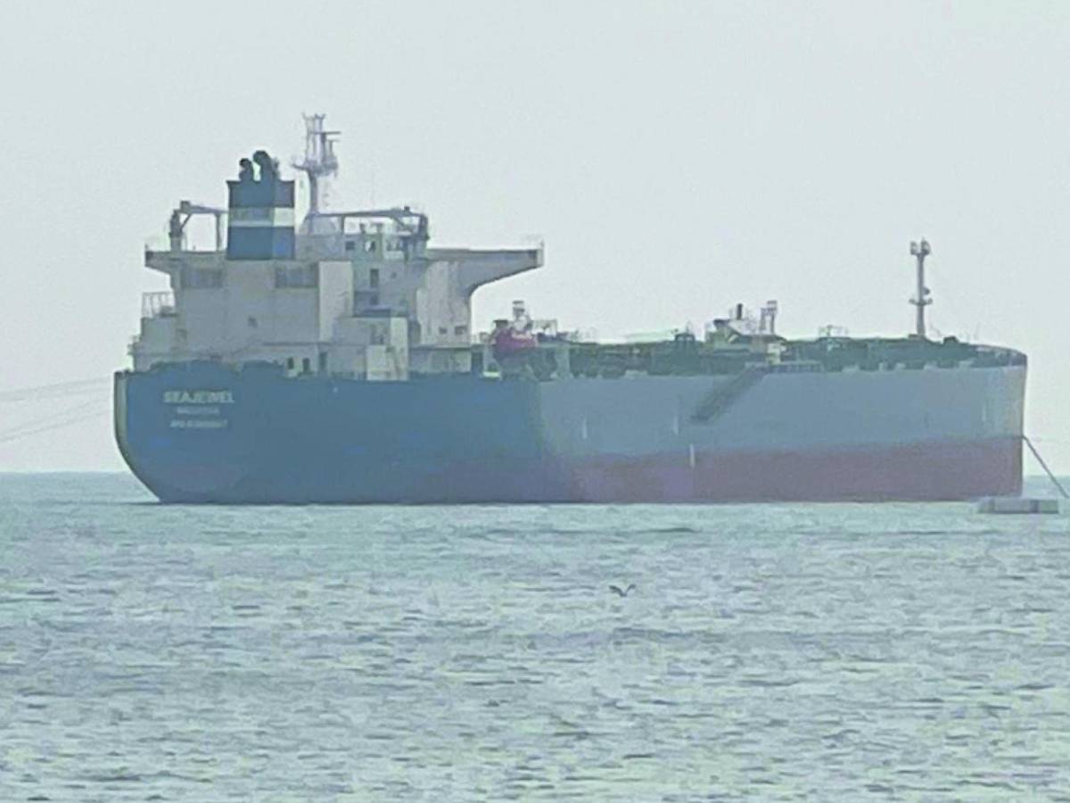 Tre petroliere della flotta fantasma russa. E tre esplosioni a firma ...