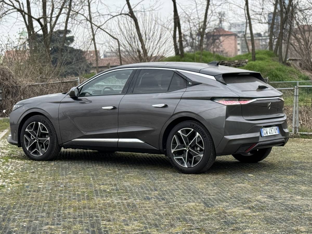 Al volante della DS 4 Hybrid elegante e attenta ai consumi - il Giornale