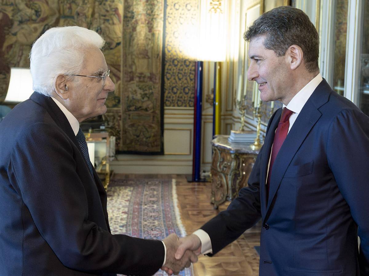 Mattarella sta con gli agenti: "Stima e fiducia nella polizia" - il ...