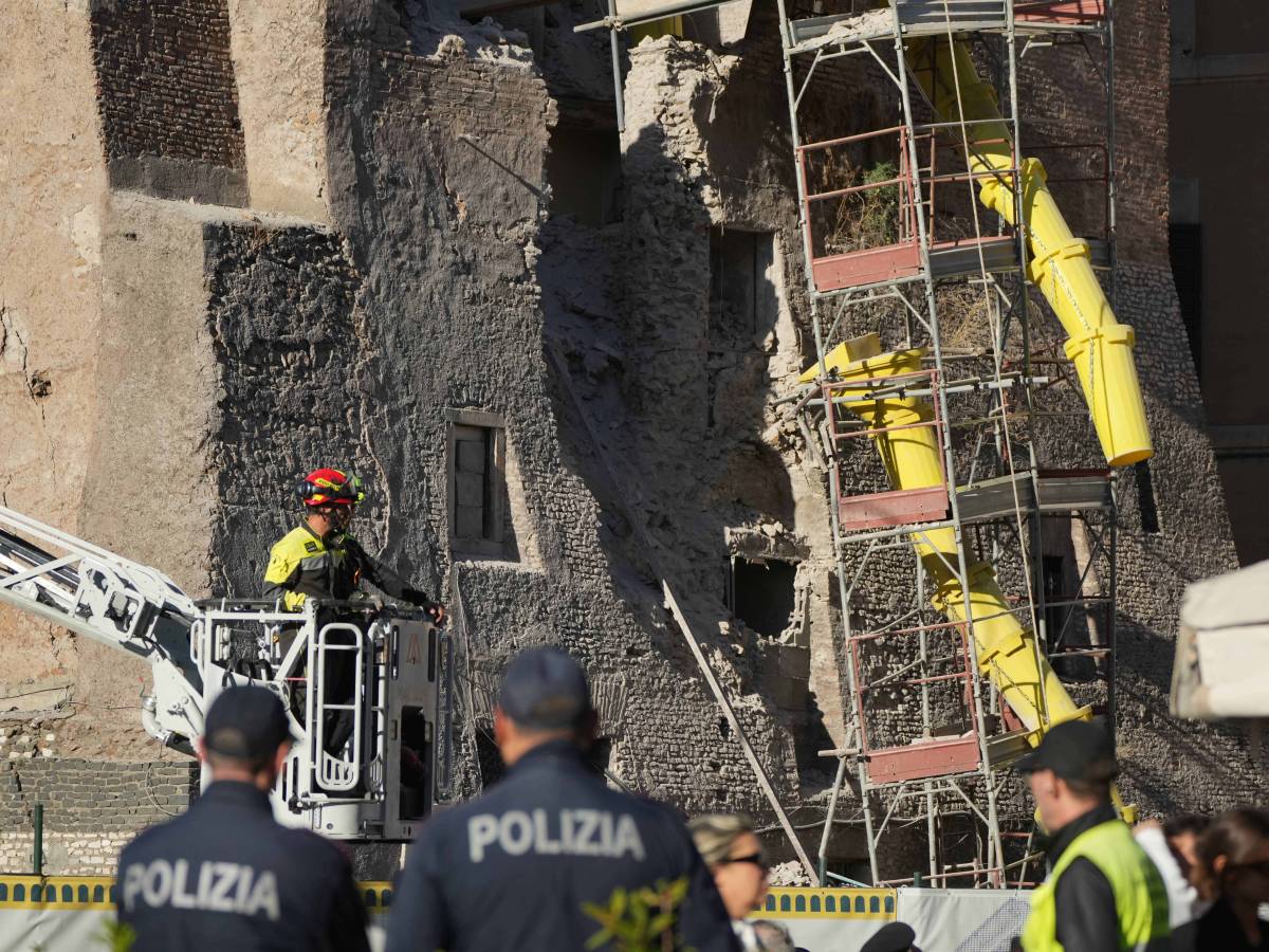 Il doppio crollo della Torre: operai intrappolati a Roma. Dopo undici ...
