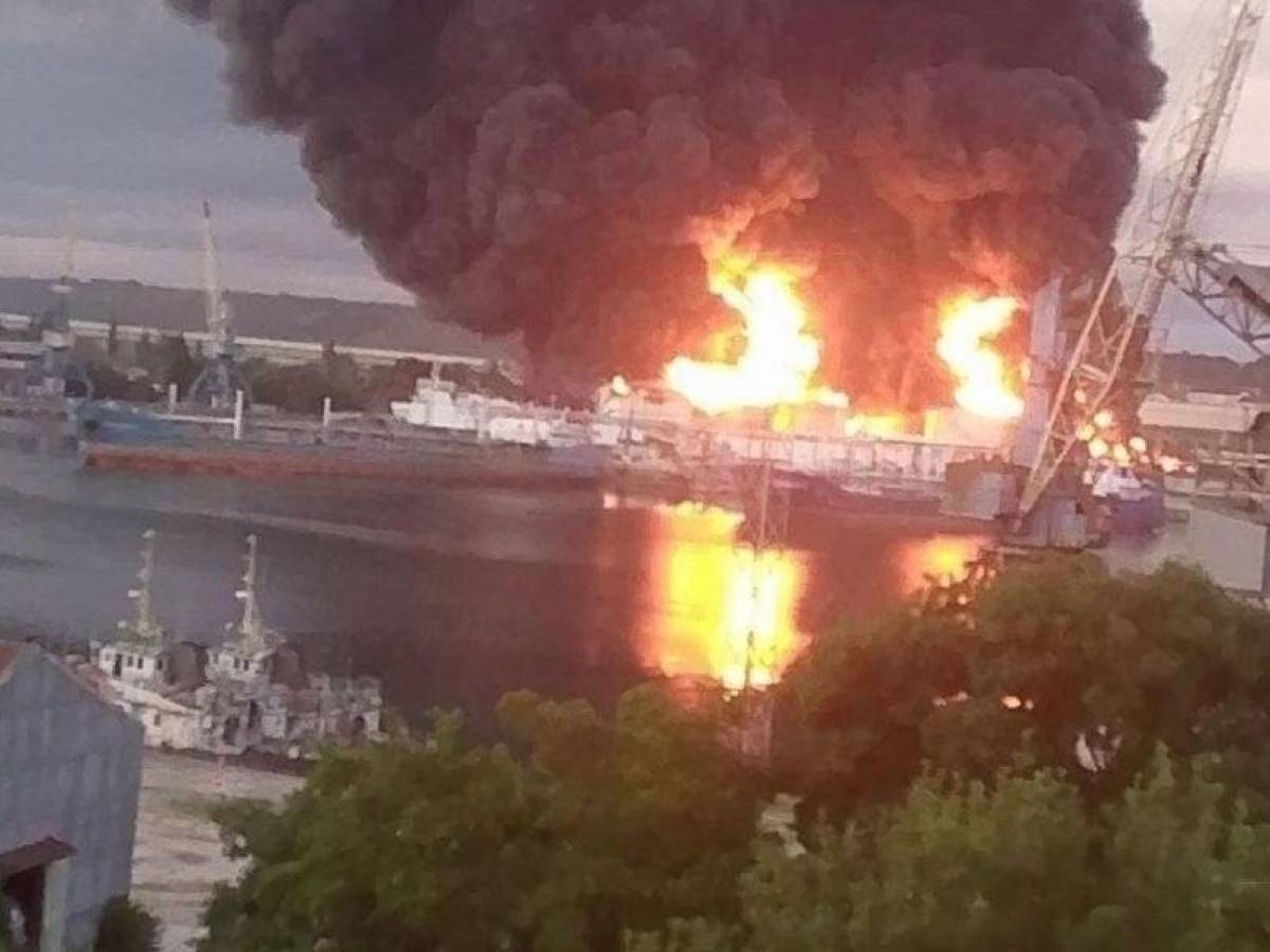 Raid sulle raffinerie e porti distrutti: si ferma la Crimea. "Benzina ...