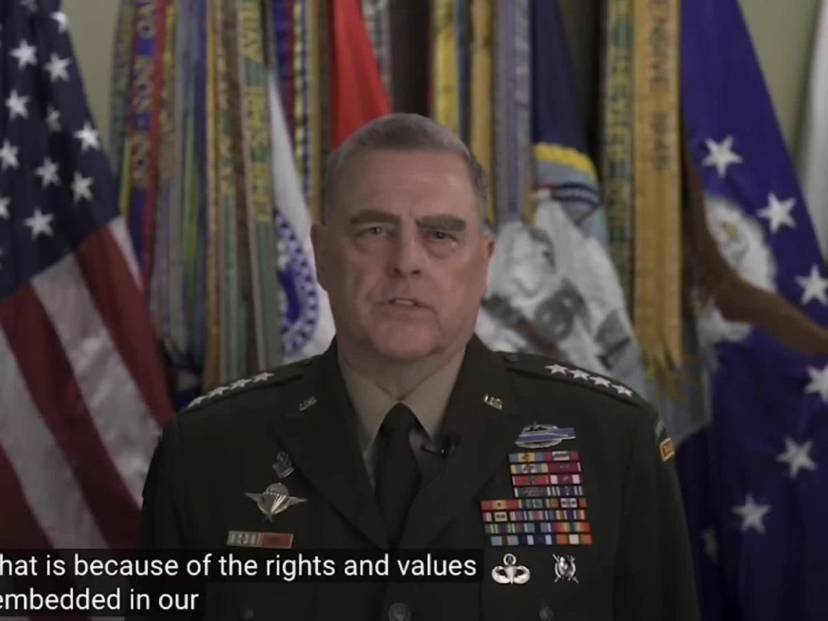 VIDEO: Il capo delle Forze Armate USA Mark Milley si scusa per la foto ...