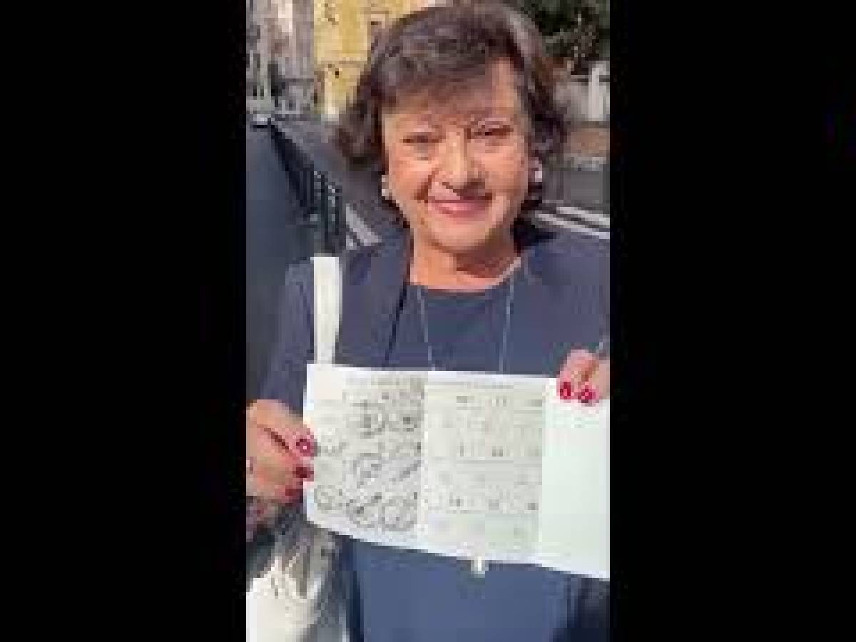 VIDEO: La candidata della Lega Simonetta Matone mostra la scheda ...