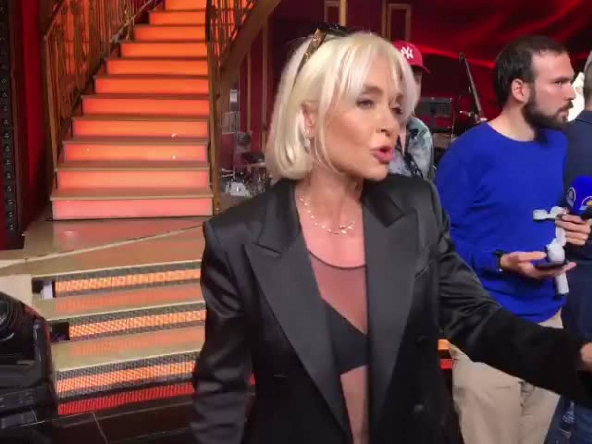 VIDEO: Paola Barale: "Sono attratta da ciò che è lontano da me" - il ...