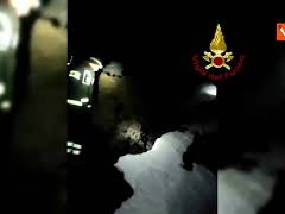 VIDEO: Si avventurano sull’Etna, salvati dai Vigili del Fuoco due ... VIDEO: Si avventurano sull’Etna, salvati dai Vigili del Fuoco due ...