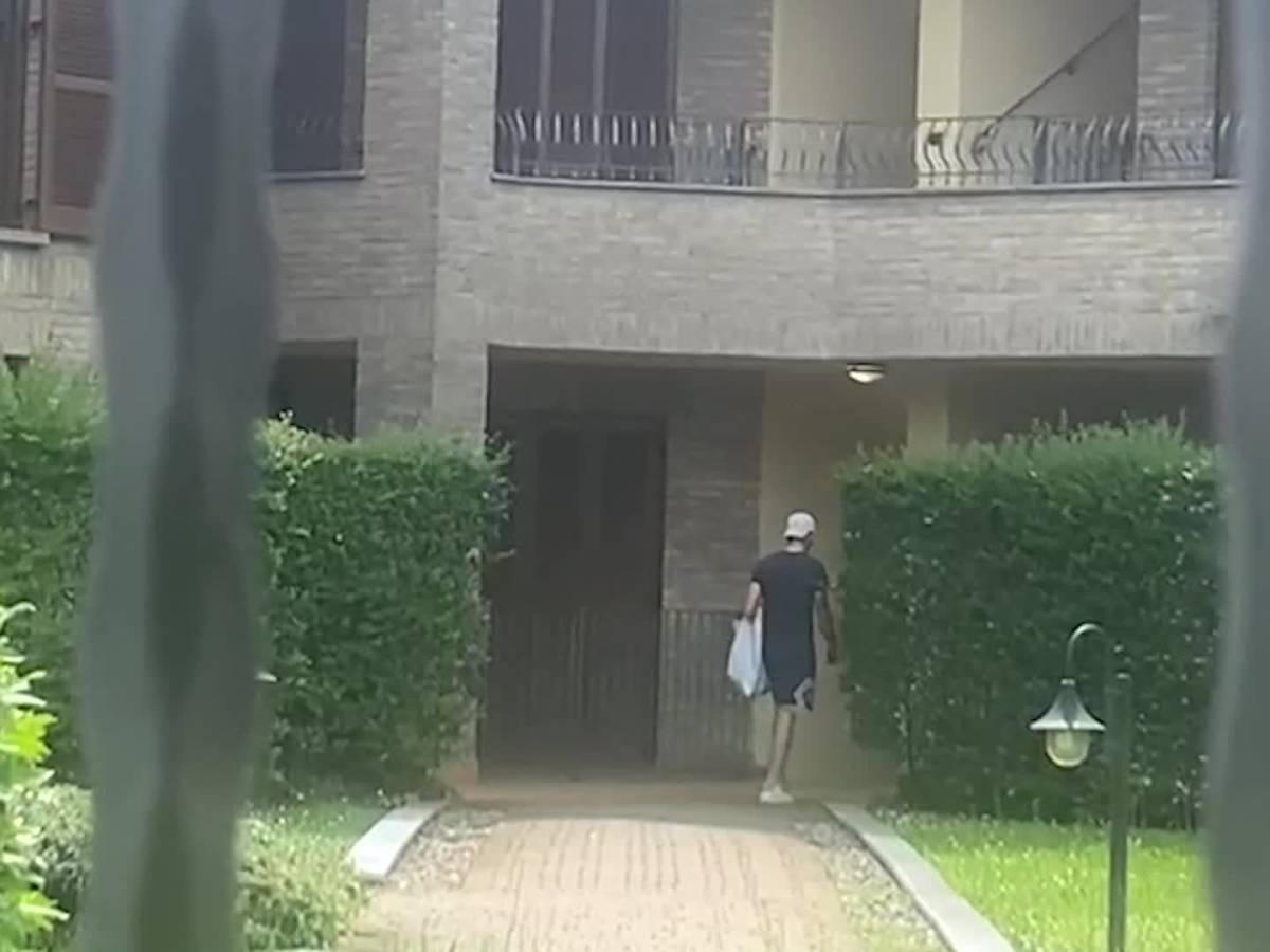 VIDEO: Il compagno di Giulia Tramontano rientra nell'appartamento di ...