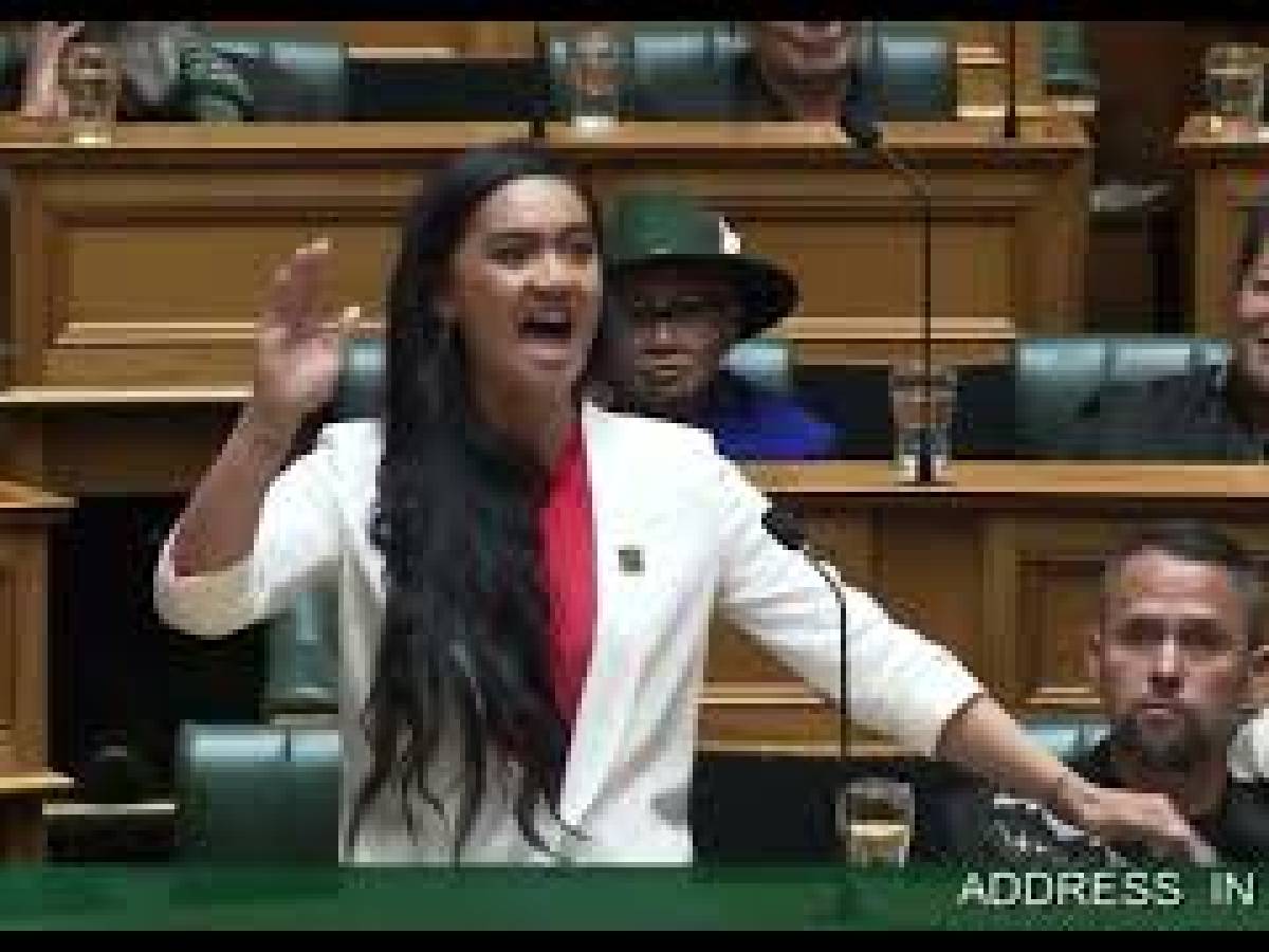 VIDEO: La più giovane deputata della Nuova Zelanda intona la haka in ...