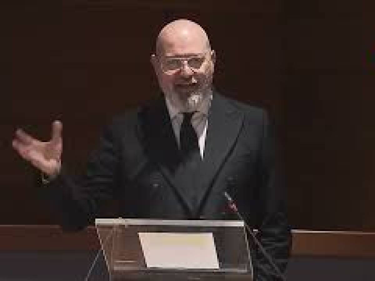 VIDEO: Lapsus Bonaccini: "Ho incontrato Vannacci", ma era Vattani - il ...