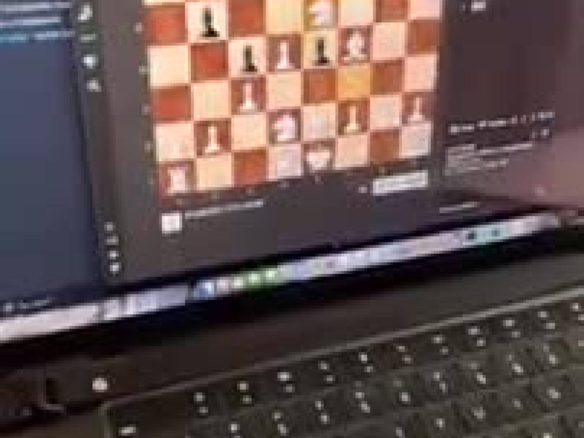 VIDEO: Neuralink funziona: il chip nel cervello che permette di giocare ...