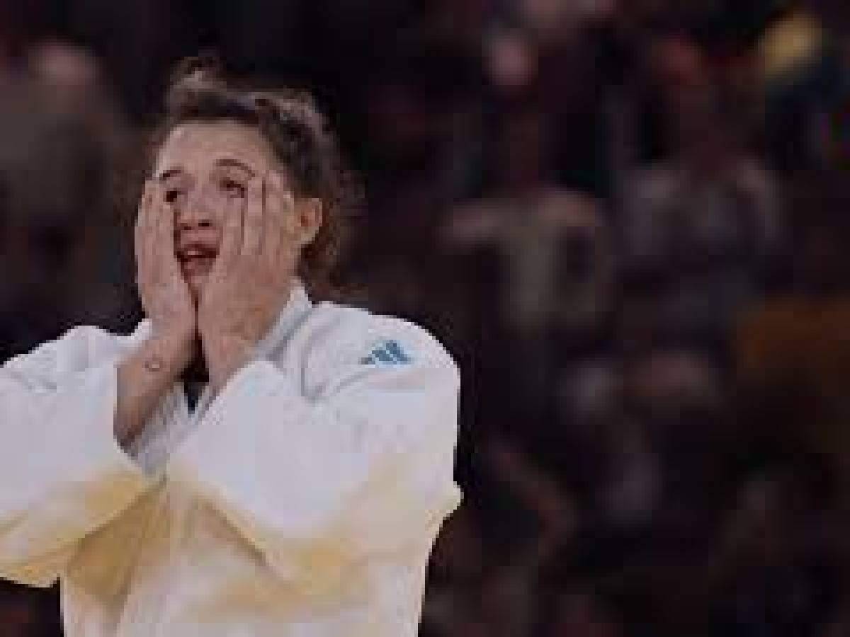 VIDEO: Olimpiadi Parigi, Bellandi vince l'oro sotto gli occhi premier ...