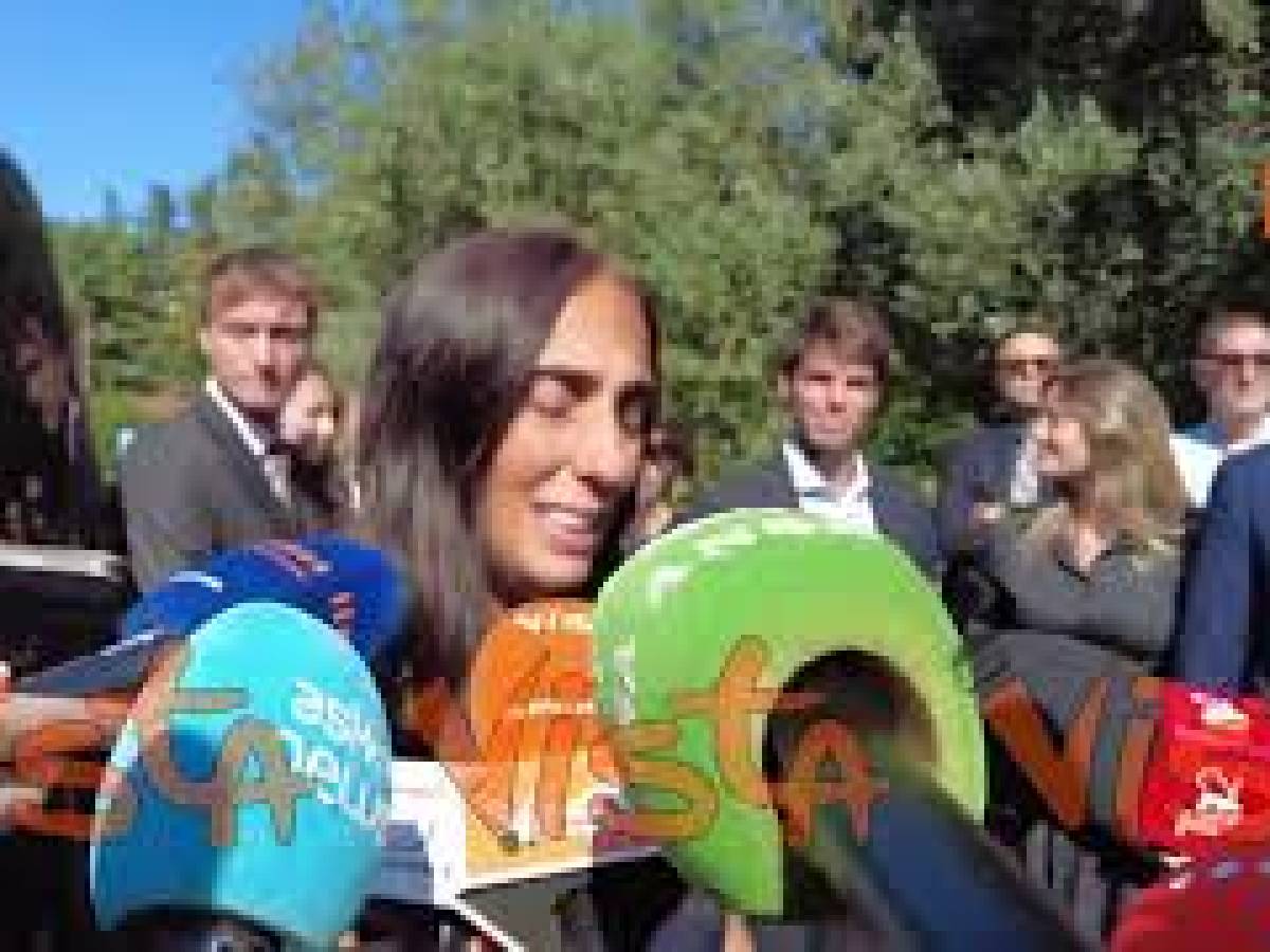 VIDEO: Sveva Fede ai funerali del padre: I giornalisti ci sono stati ...