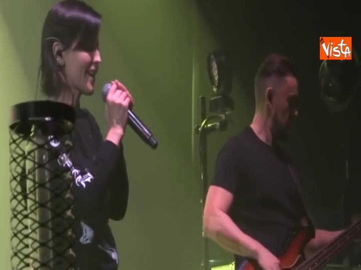 VIDEO: Dolores O'Riordan e il bacio lanciato ai fan nell'ultimo ...