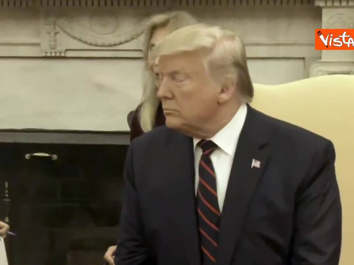 VIDEO: Le espressioni della traduttrice italiana durante il discorso di ...