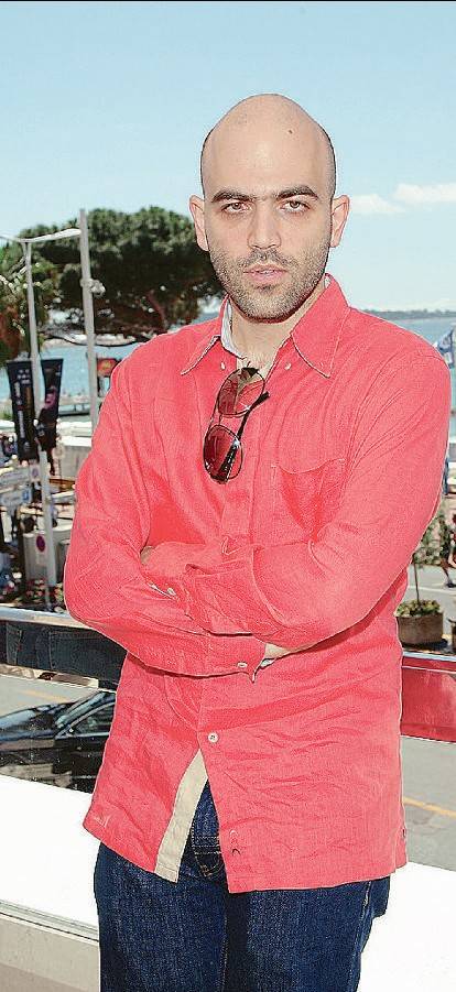 Sfregio a Gomorra: Napoli si rivolta contro l’eroe Saviano - il Giornale