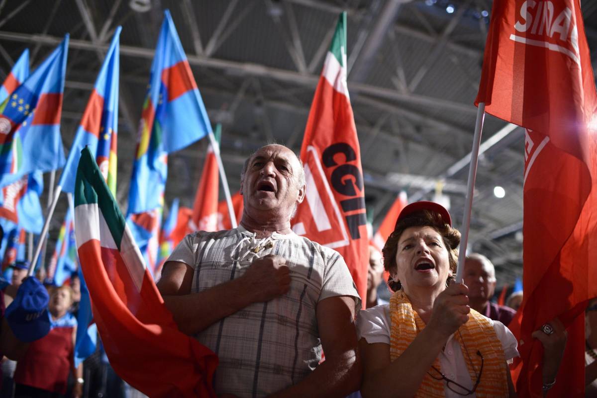 Crisi, l'ira dei pensionati: "Salvate i nostri redditi, basta tagli sul ...